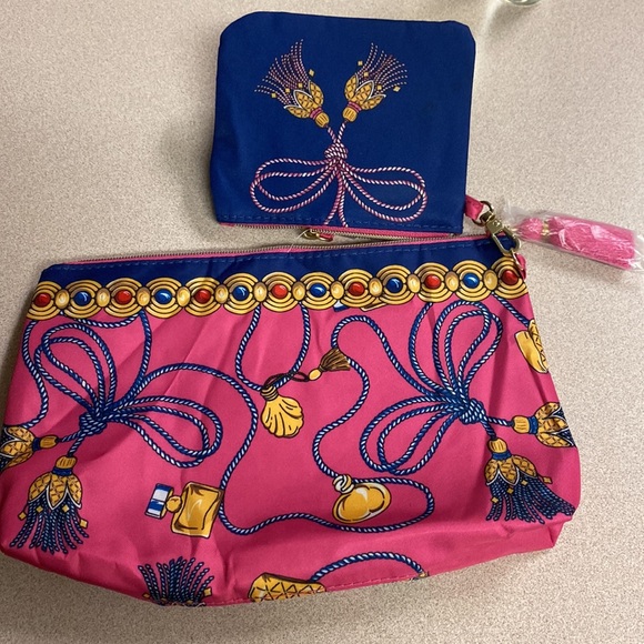 Estee Lauder | Bags | Este Lauder Cosmetic Pouch Bundle | Poshmark